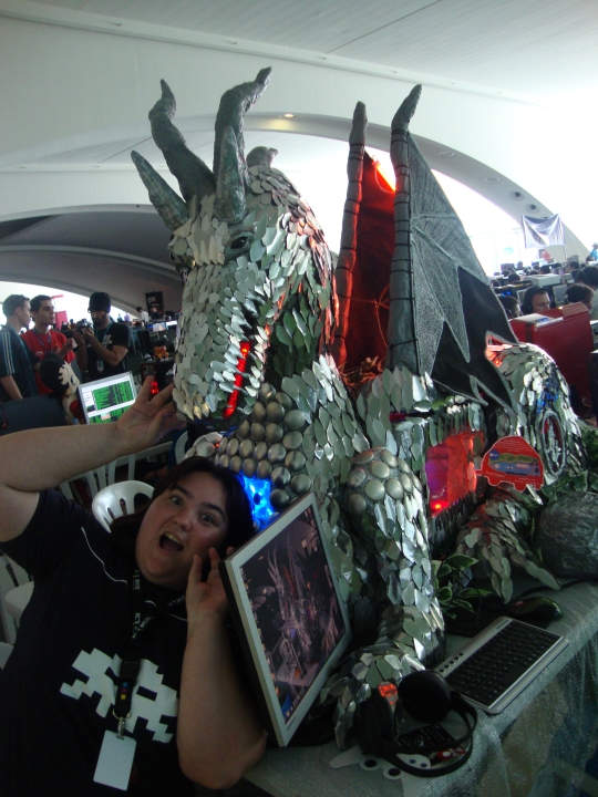 Deborah Ruiz Berbegal y su dragón CPU ganan el foto-reto 3